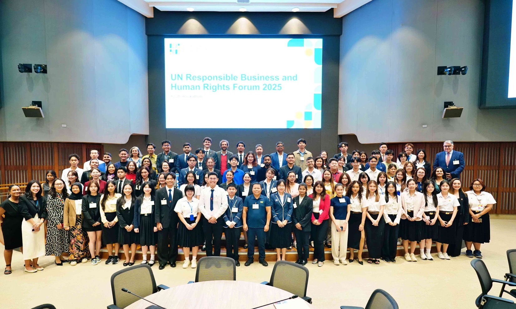 นักศึกษา CMUBS คว้ารางวัลชนะเลิศเวทีนานาชาติ NextGen BHR: Youth Innovation Hackathon 2025 ...